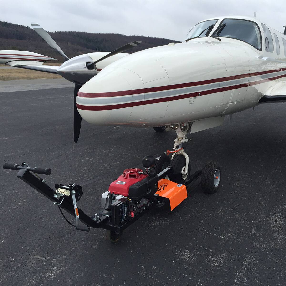 AIRTUG 10-S & H | Leading Gas Aircraft Tugs Under 16,000 lbs